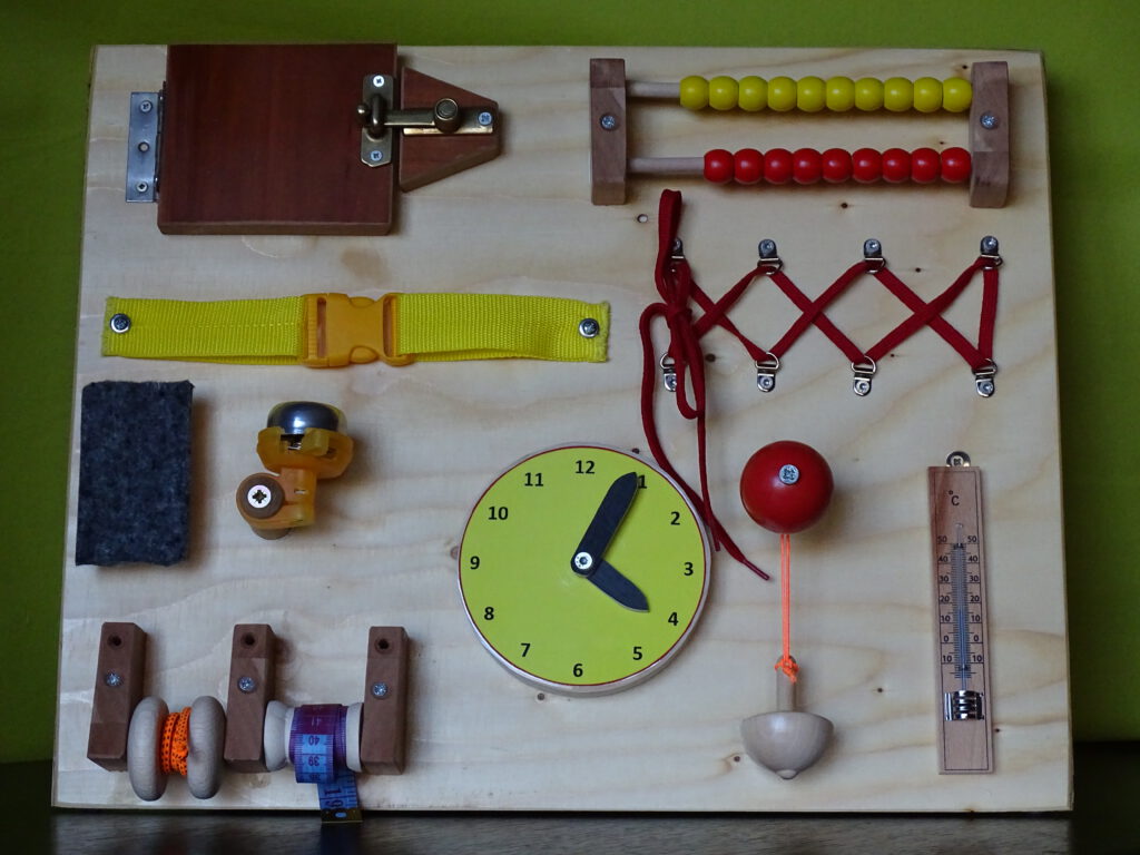 yolie-vzw-activiteitenbord-school – YoLie VZW